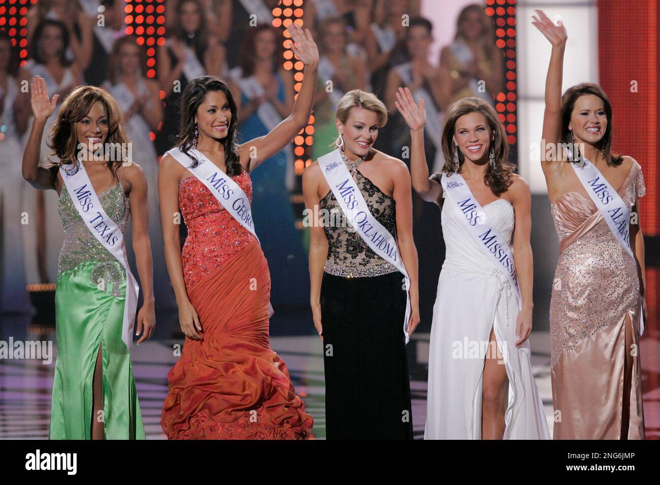 The five finalists, Miss Texas, Shilah Phillips, from left, Miss ...