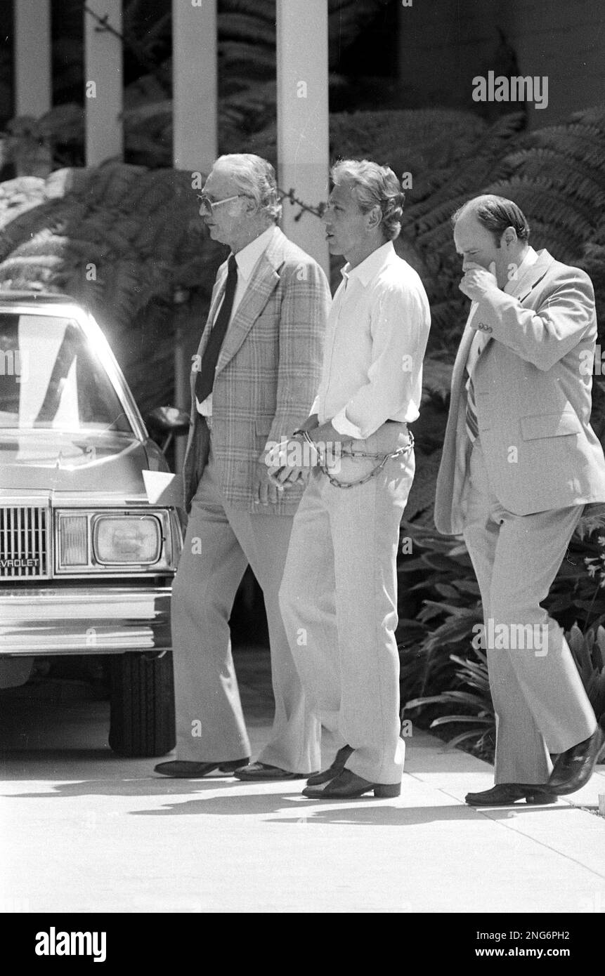 Former Green Beret officer Dr. Jeffrey MacDonald, center, leaves ...
