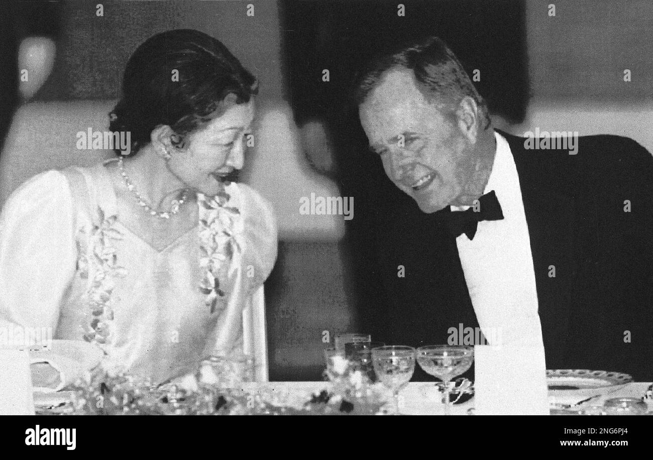 President George H.W. Bush chats with Japanese Empress Michiko before ...