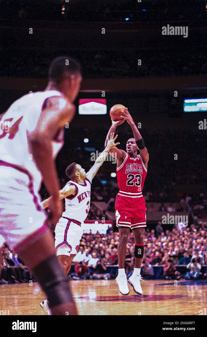 Michael jordan chicago bulls 1992 hi-res stock photography and images ...