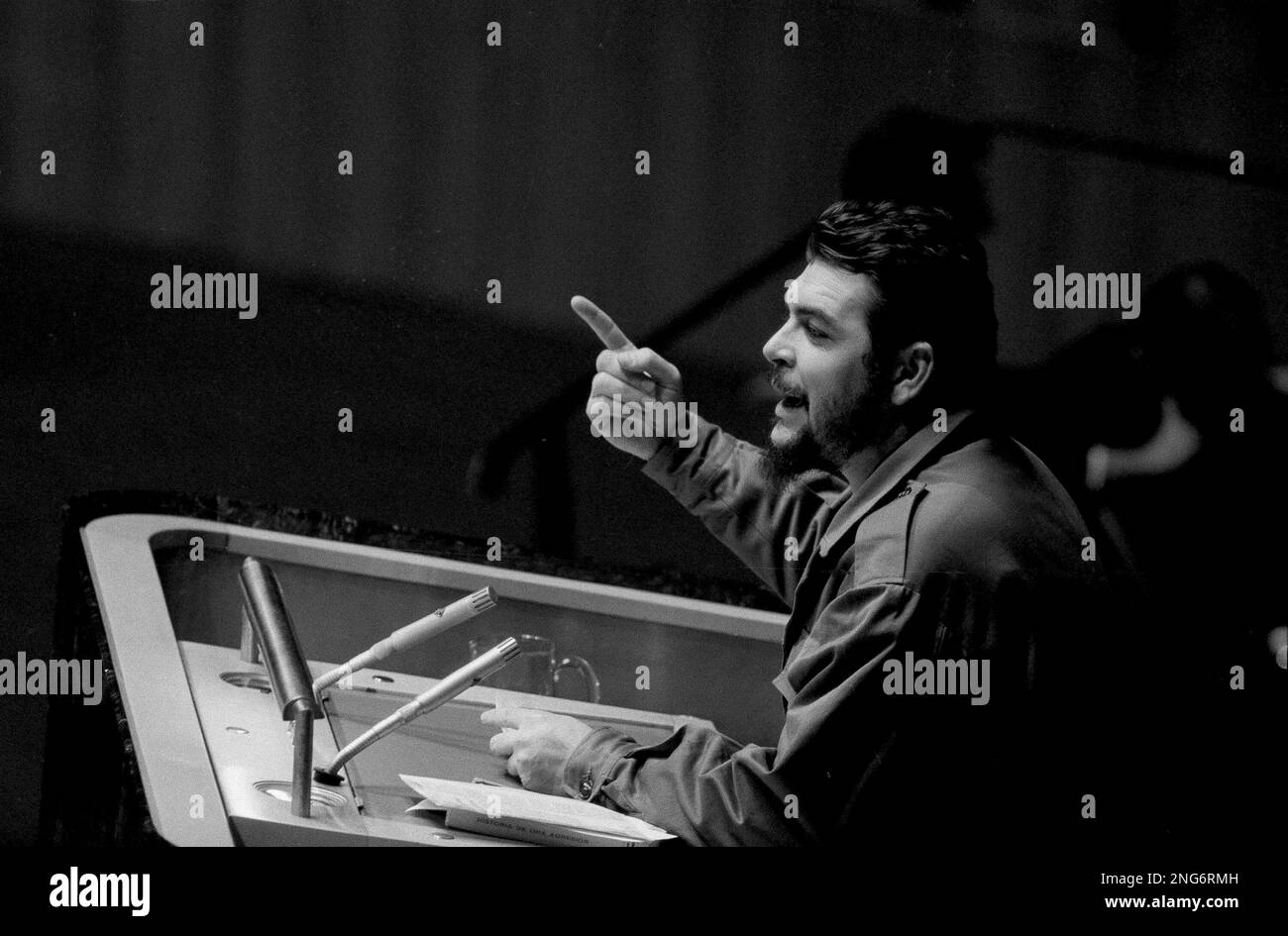 Cuban Industry Minister Ernesto "Che" Guevara speaks before the United ...
