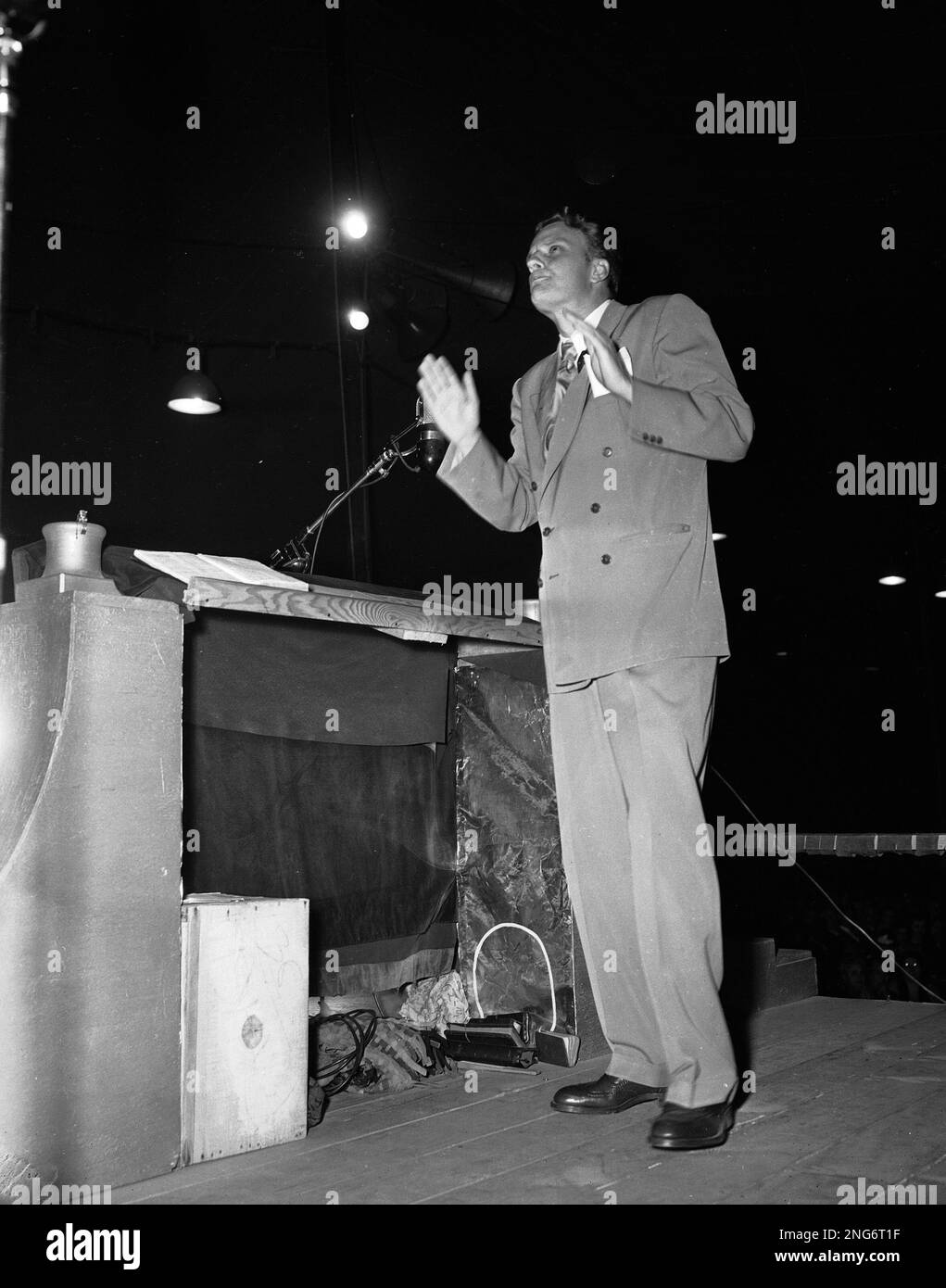 Rev. Billy Graham speaks to a large crowd Los Angeles, Calif. on Nov. 1 ...