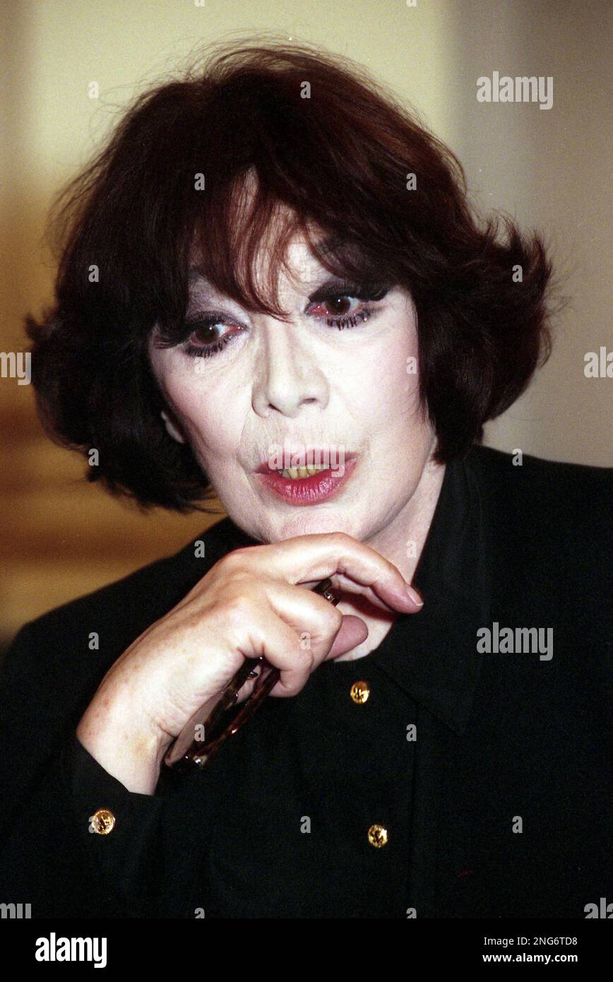 French singer and actress Juliette Greco (67) gives a press conference ...