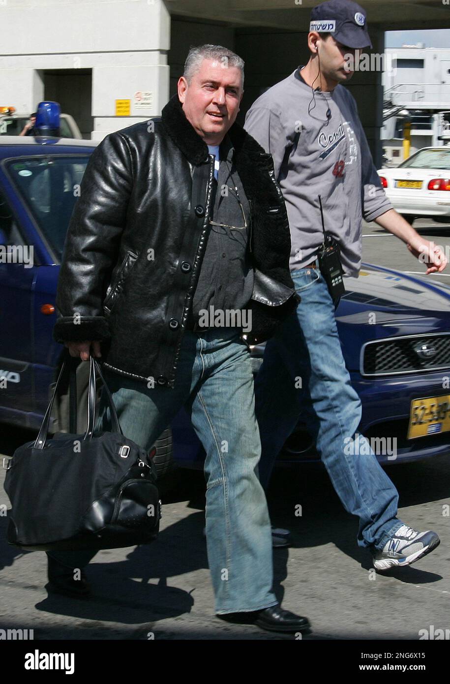 **FILE** Israeli policemen escort suspected Israeli mob boss Zeev ...