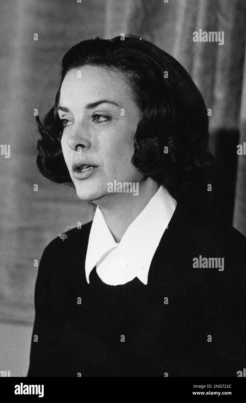 ** FILE ** Actress Jean Peters speaks at a news conference in Los ...