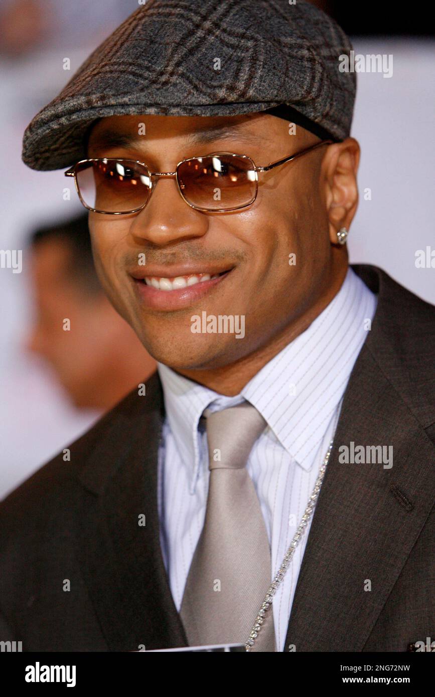 LL Cool J arrives at the 33rd Annual People's Choice Awards on Tuesday ...