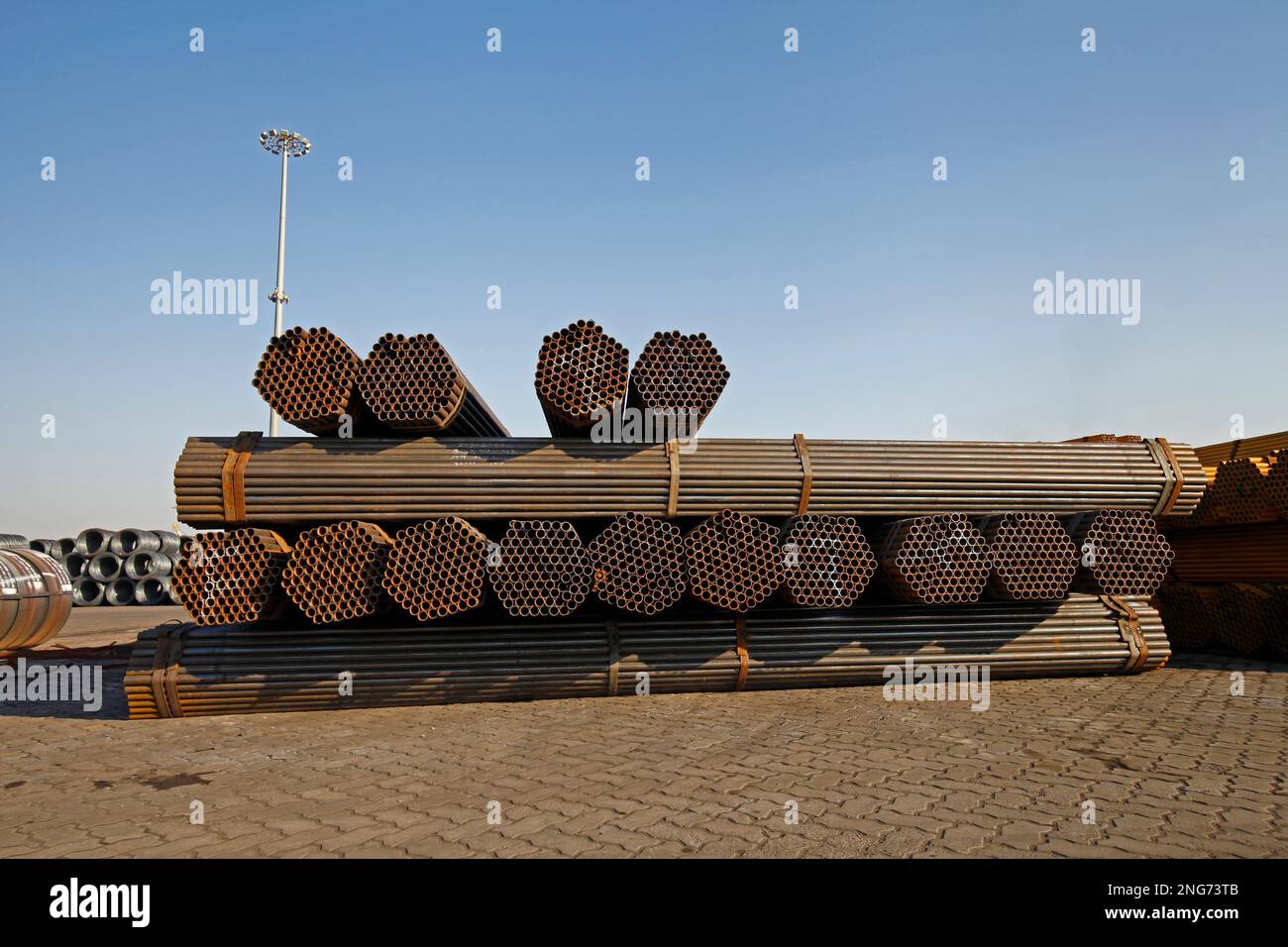 Pipe layers hi-res stock photography and images - Alamy
