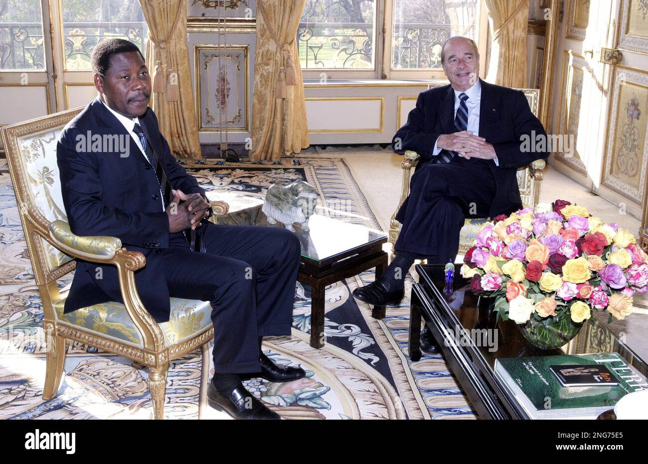 French President Jacques Chirac, right, and his Benin's counterpart ...