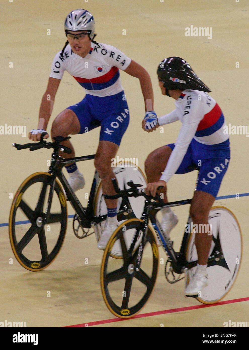 South Korean pursuit team celebrates after winning gold at the Asian ...