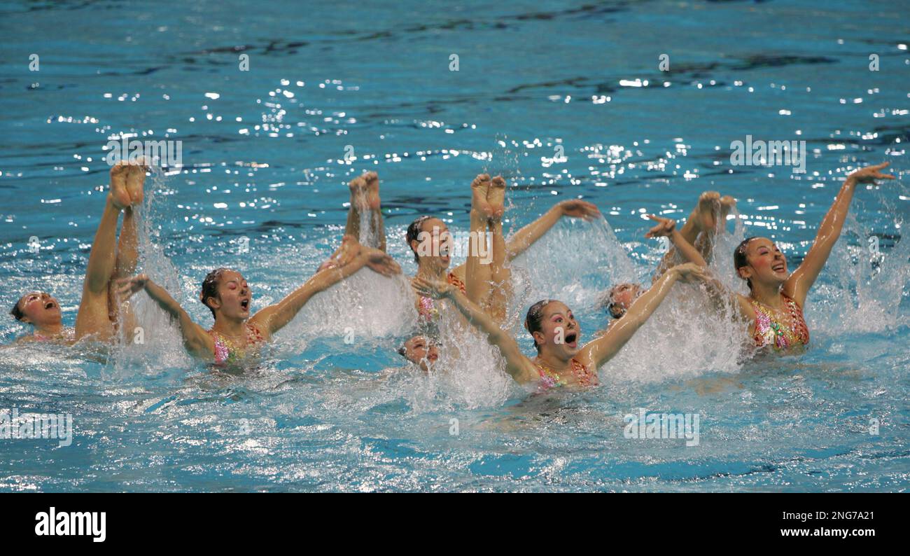 The Chinese team performs during the Asian Games Synchronized Swimming ...