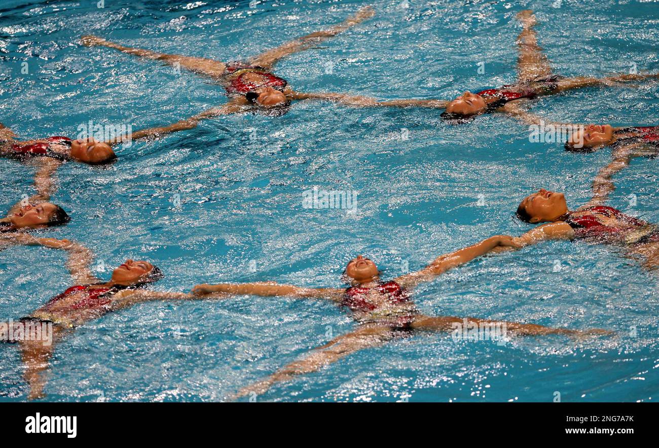 The Malaysian team performs a technical routine of synchronized ...