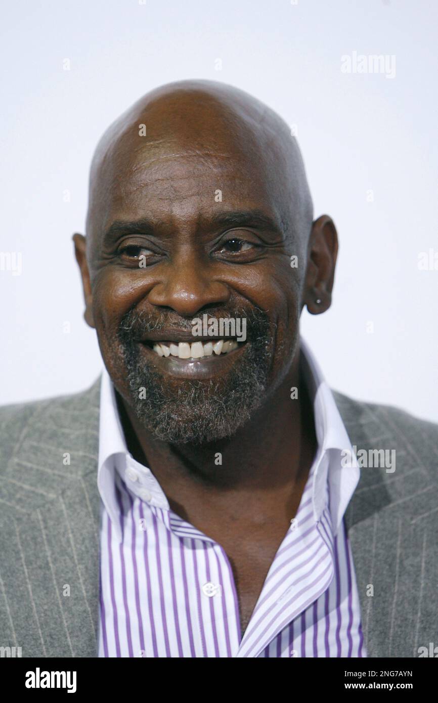 Actor Chris Gardner arrives at the film premiere of "Pursuit of ...