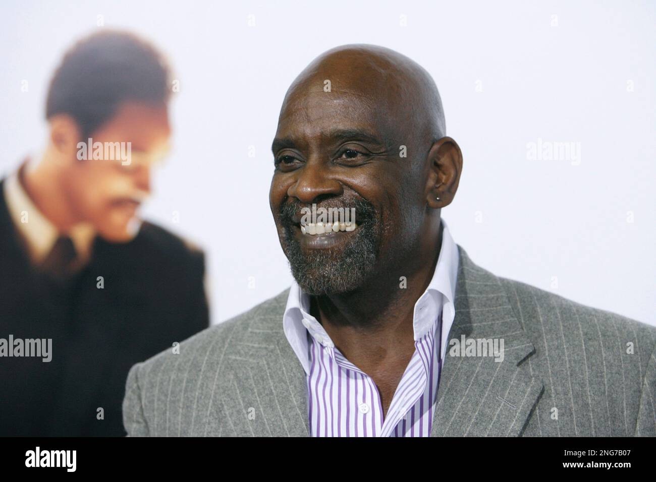Actor Chris Gardner arrives at the film premiere of "Pursuit of ...