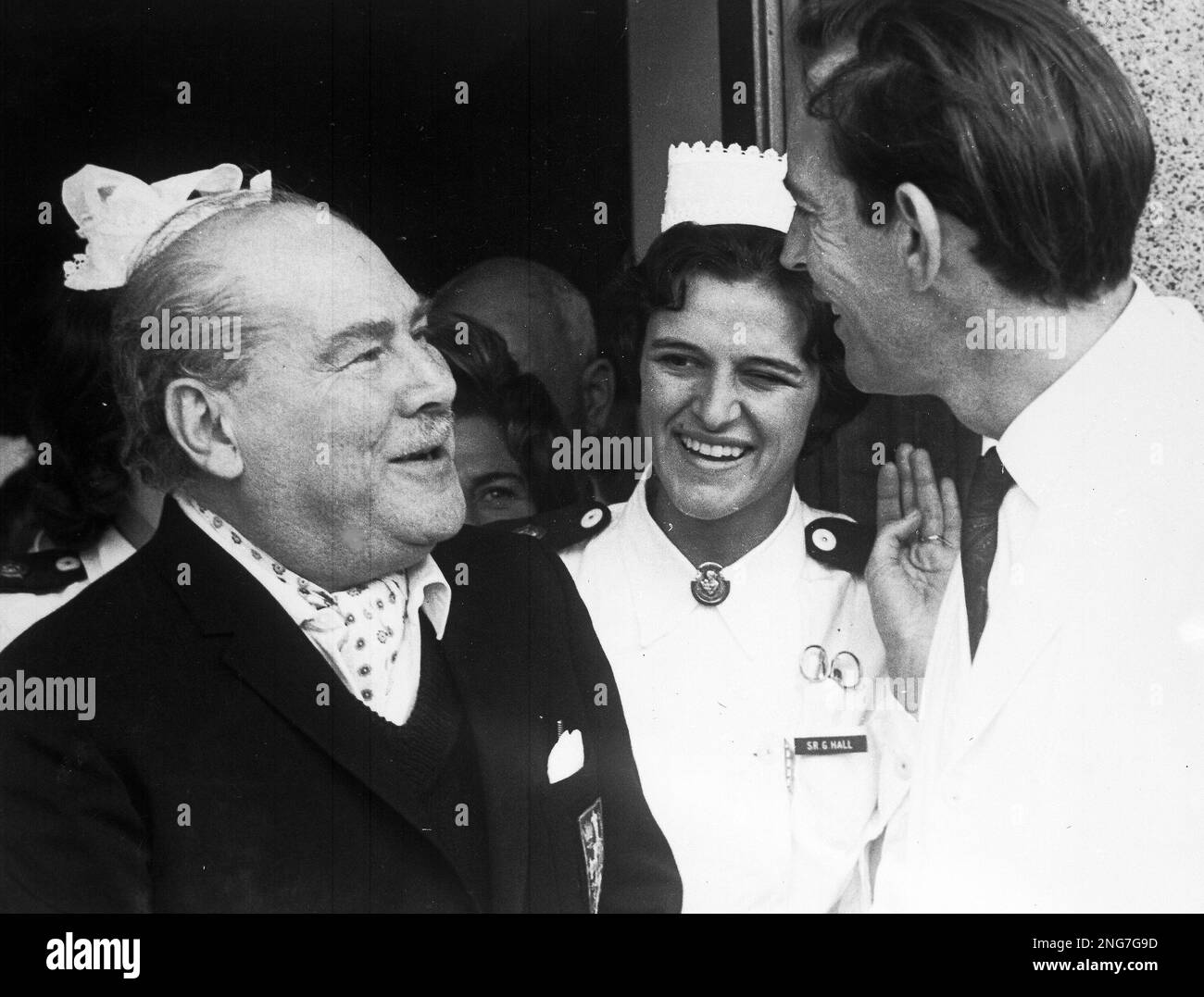 Dr. Philip Blaiberg, left, talks with Professor Christian Barnard ...