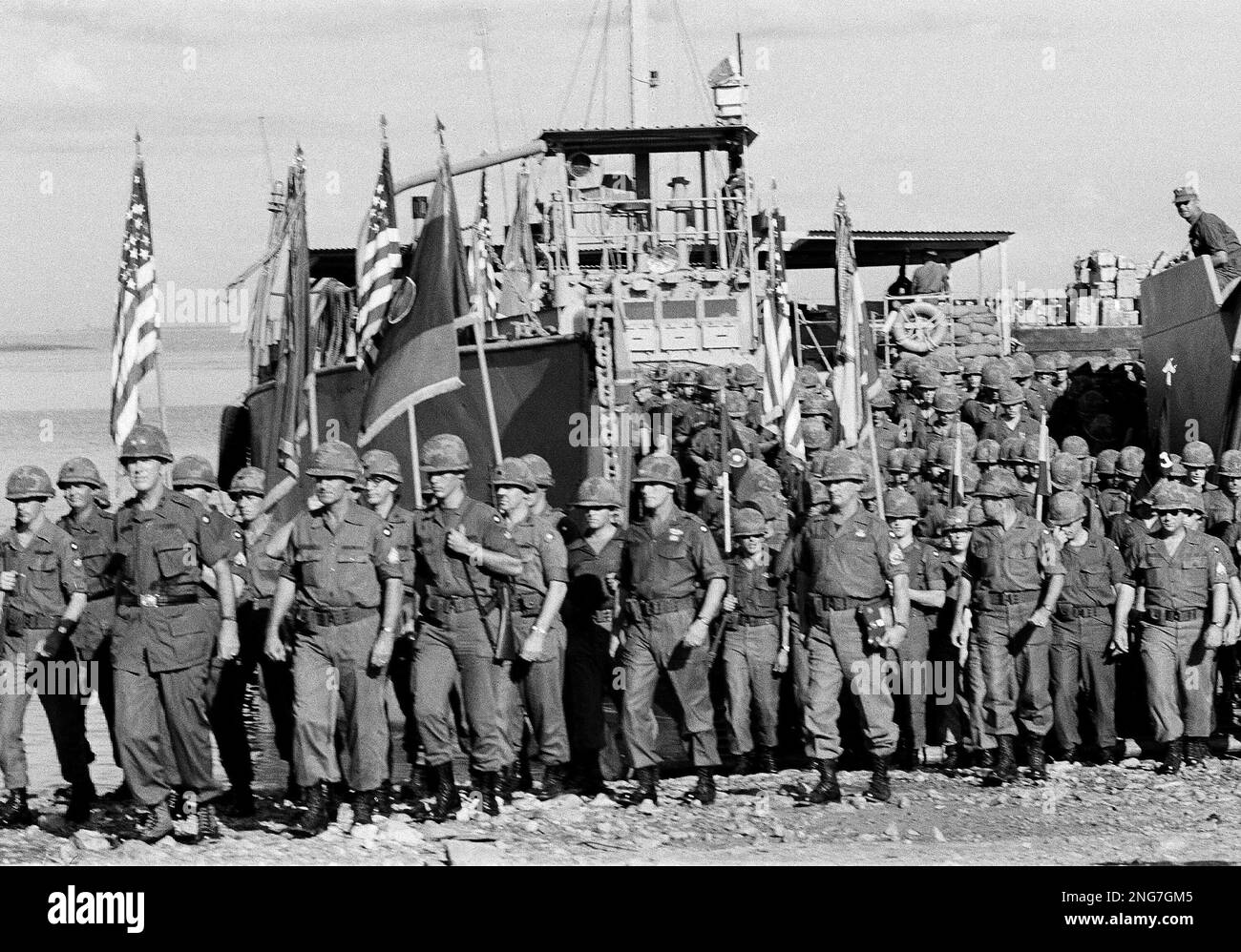 Brigade of the ninth infantry division comes ashore at Vung Tau, 40 ...