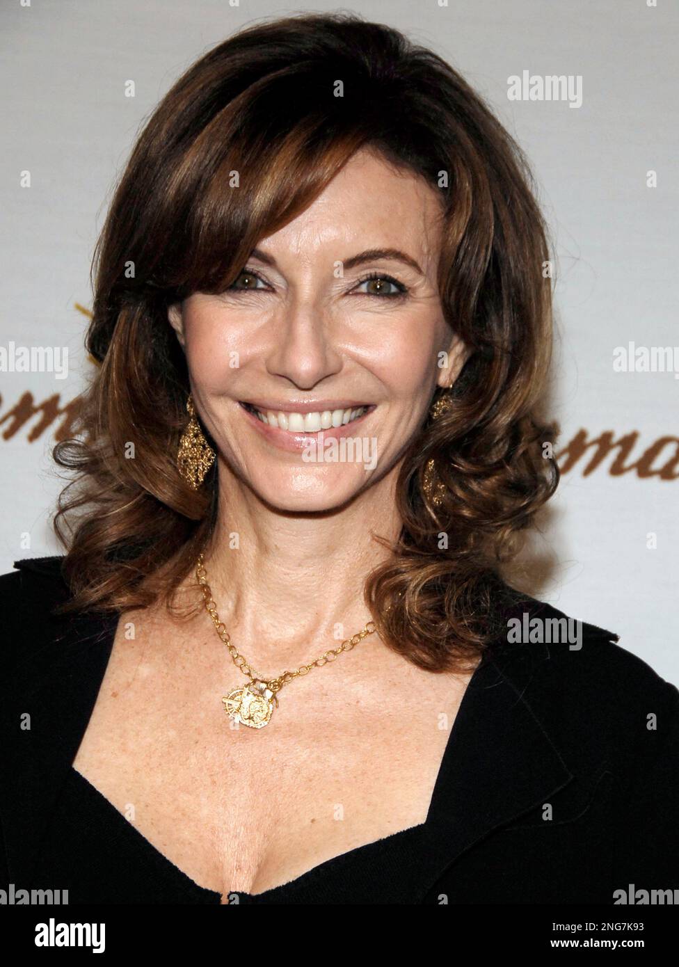 Actress Mary Steenburgen poses on the press line at the Oceana 2006 ...