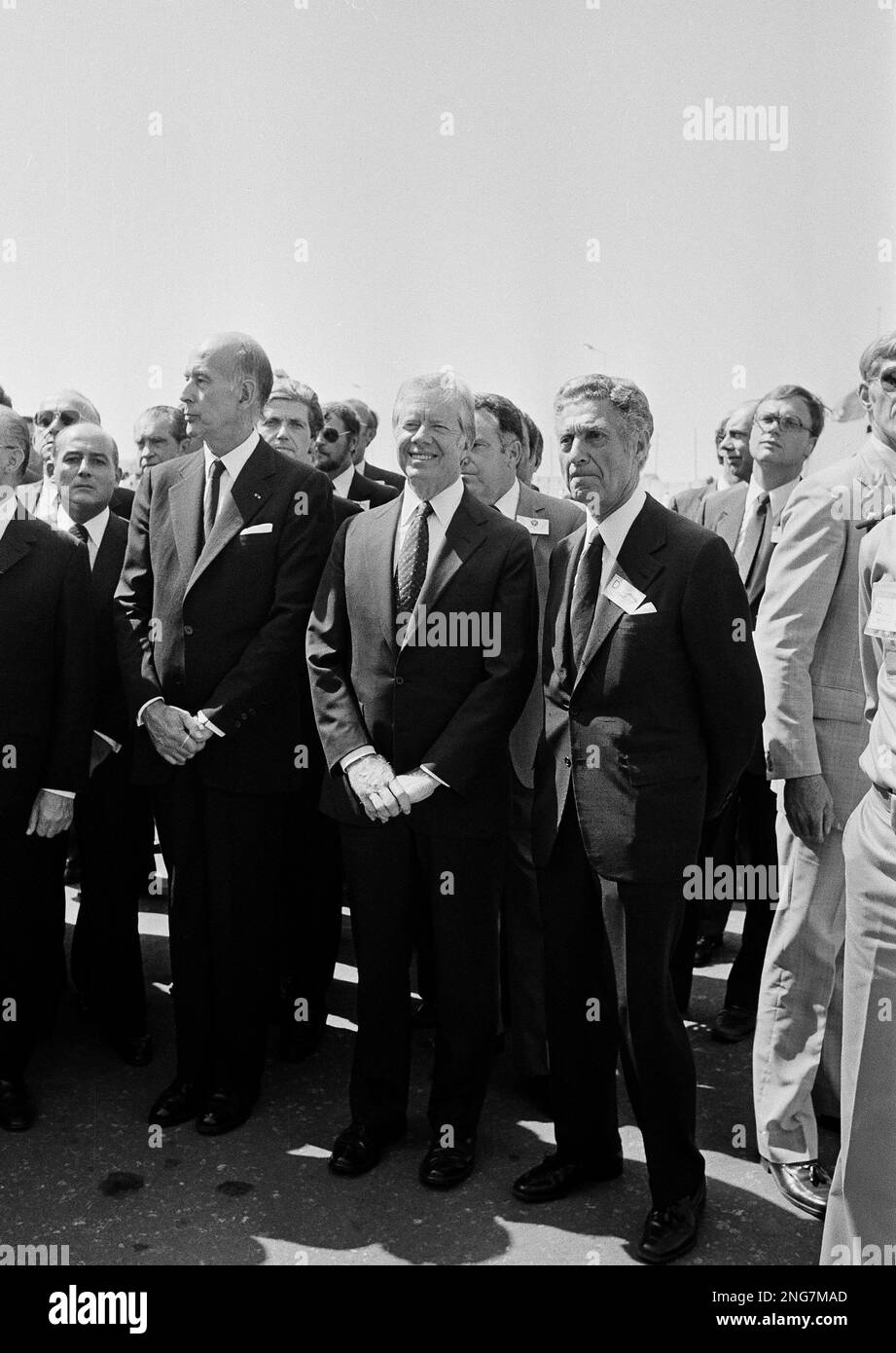 From left to right: former U.S. President Gerald Ford, Israeli Prime ...