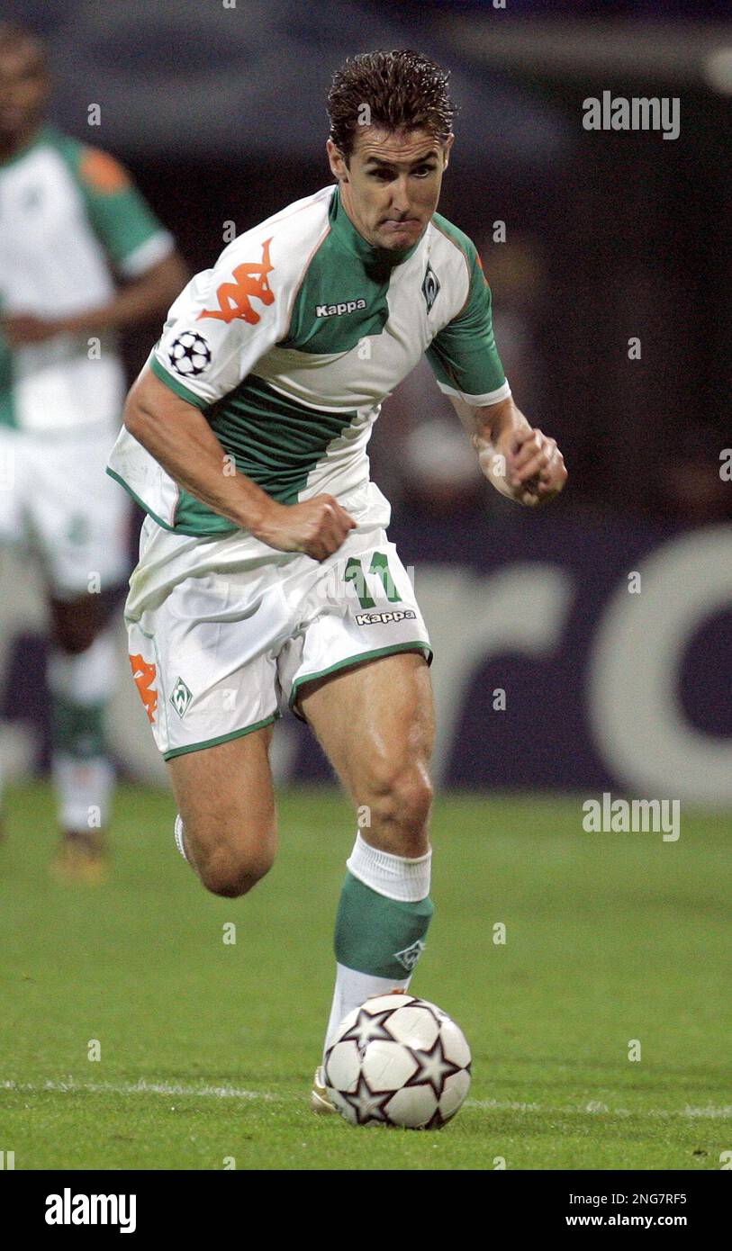 Bremen's Miroslav Klose goes downfield during the UEFA Champions League ...