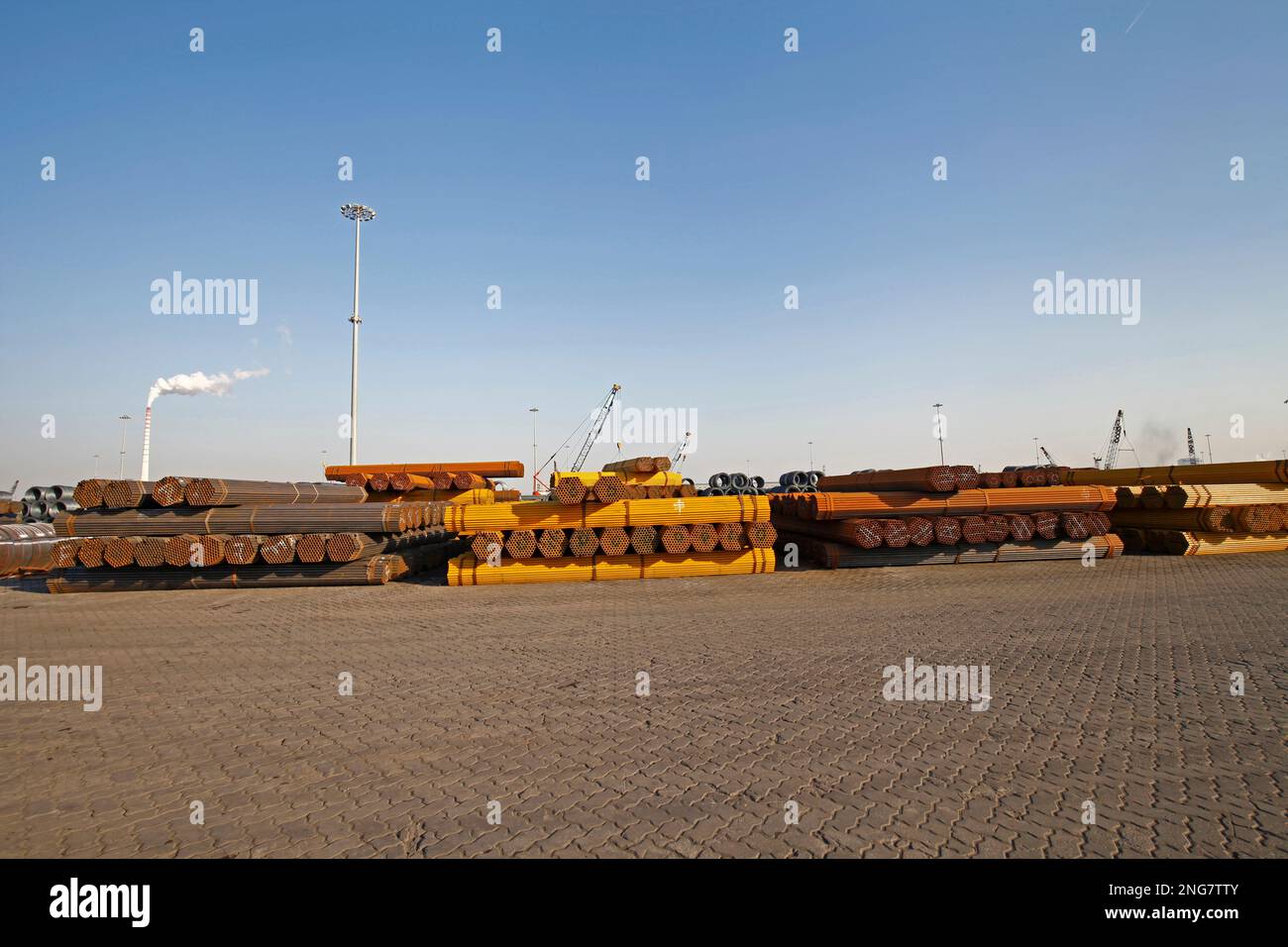 Layers of steel pipe Stock Photo - Alamy