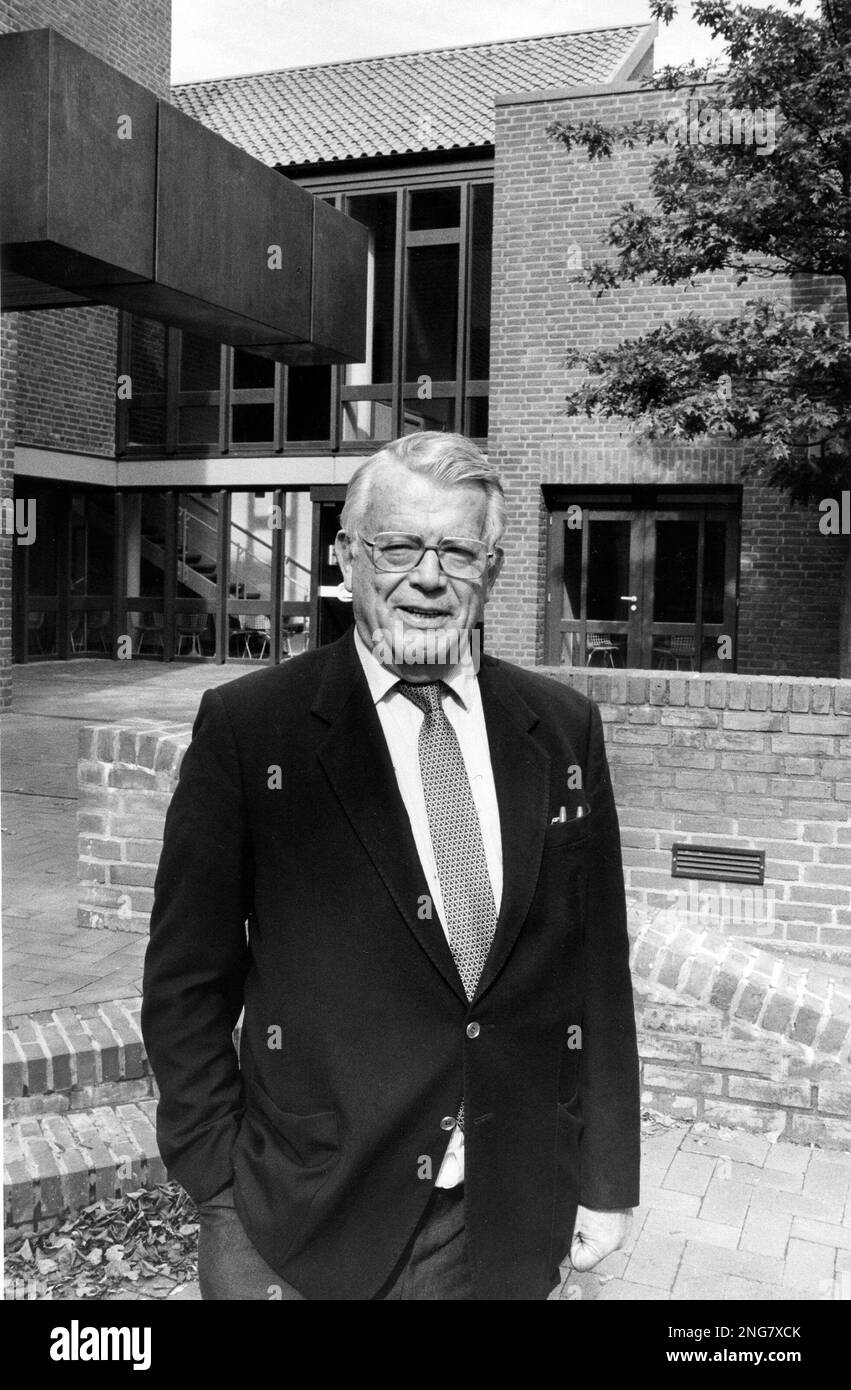 German news magazine 'Stern' publisher Henri Nannen stands infront of ...