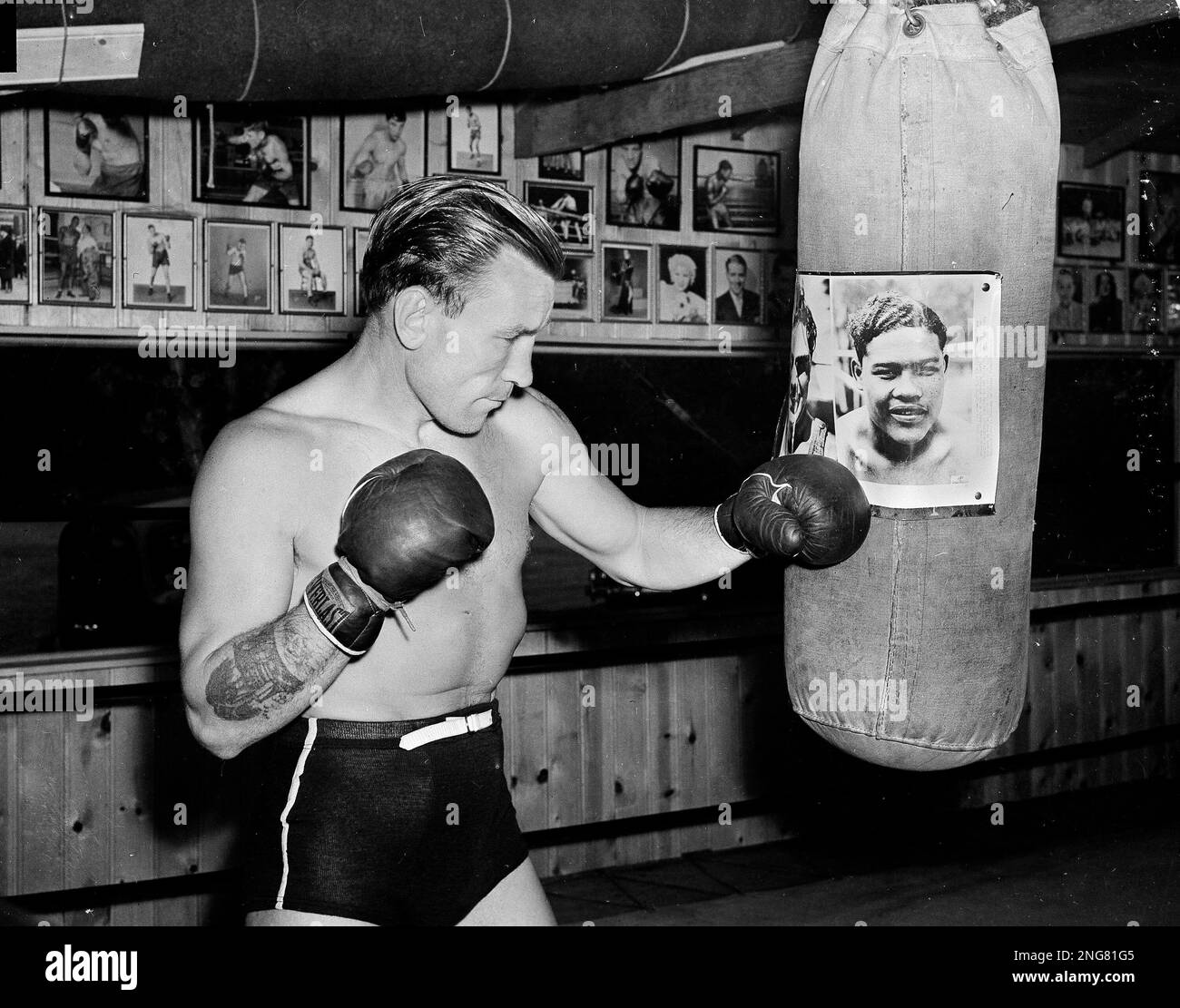 Los Angeles Heavyweight boxer Jack Roper, who is training at Soper's ...