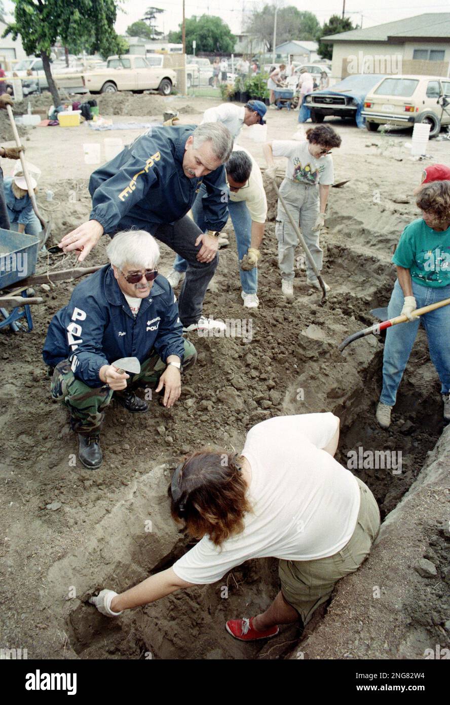In 1991, authorities again tried to solve the Black Dahlia murder case ...
