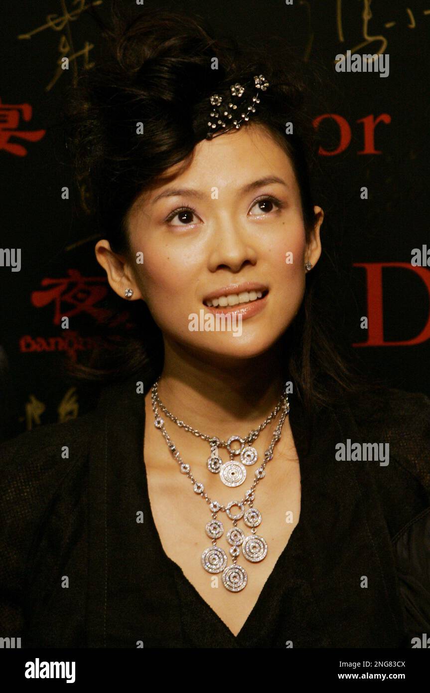 Chinese Actress Zhang Ziyi Poses During The Premiere Of Her Movie The Banquet In Hong Kong