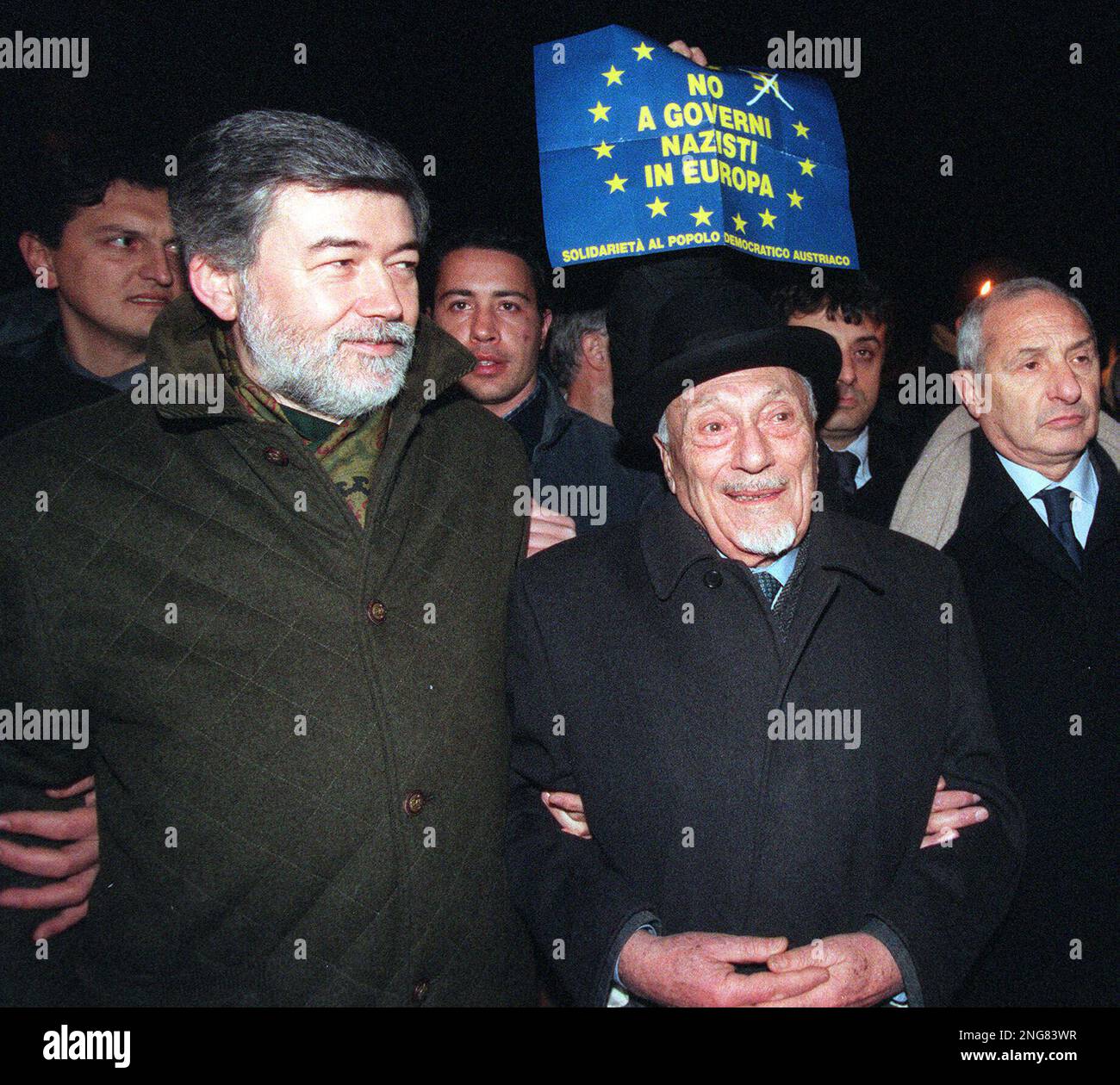 Union leader Sergio D'Antoni, left, and Rome's chief Rabbi Elio Toaff ...