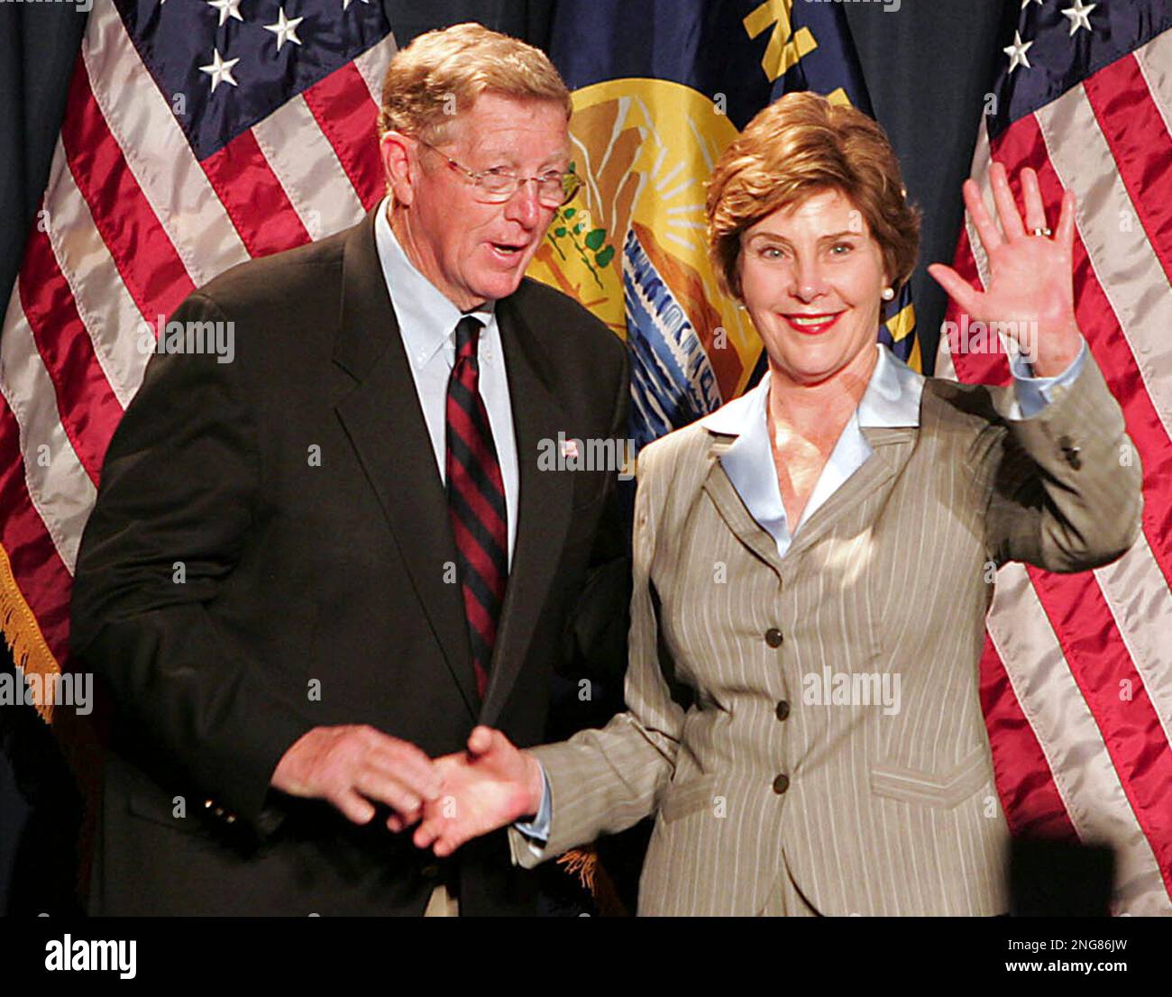 ** RETRANSMISSION FOR ALTERNATE CROP ** Sen. Conrad Burns,R-Mont ...