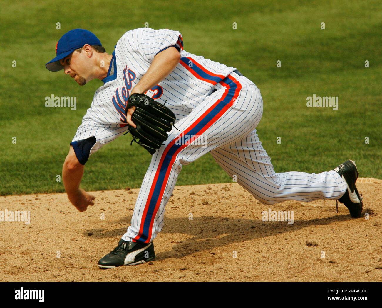 New York Mets reliever Chad Bradford delivers a submarine pitch in the ...