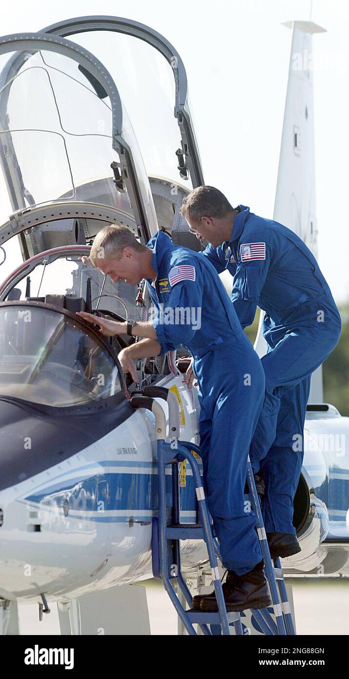 ** ADVANCE FOR WEEKEND, AUG. 19-20 **Space Shuttle Atlantis Commander ...