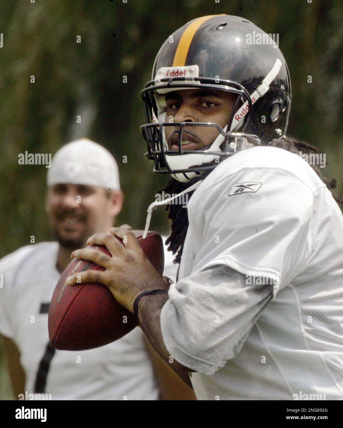 Pittsburgh Steelers quarterback Omar Jacobs, right, works through ...