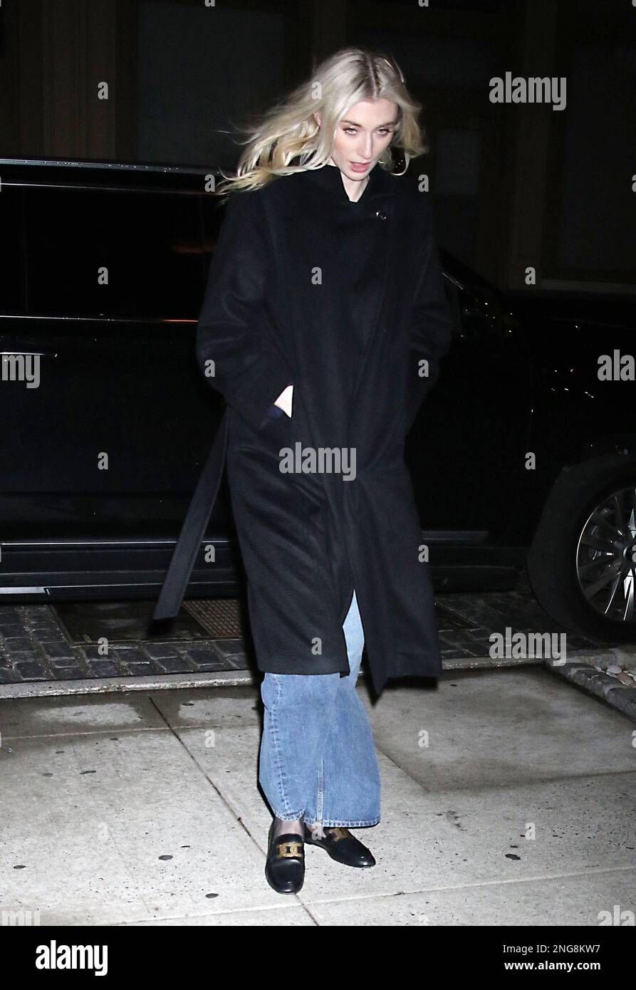 New York, NY, USA. 17th Feb, 2023. Elizabeth Debicki arriving back from ...