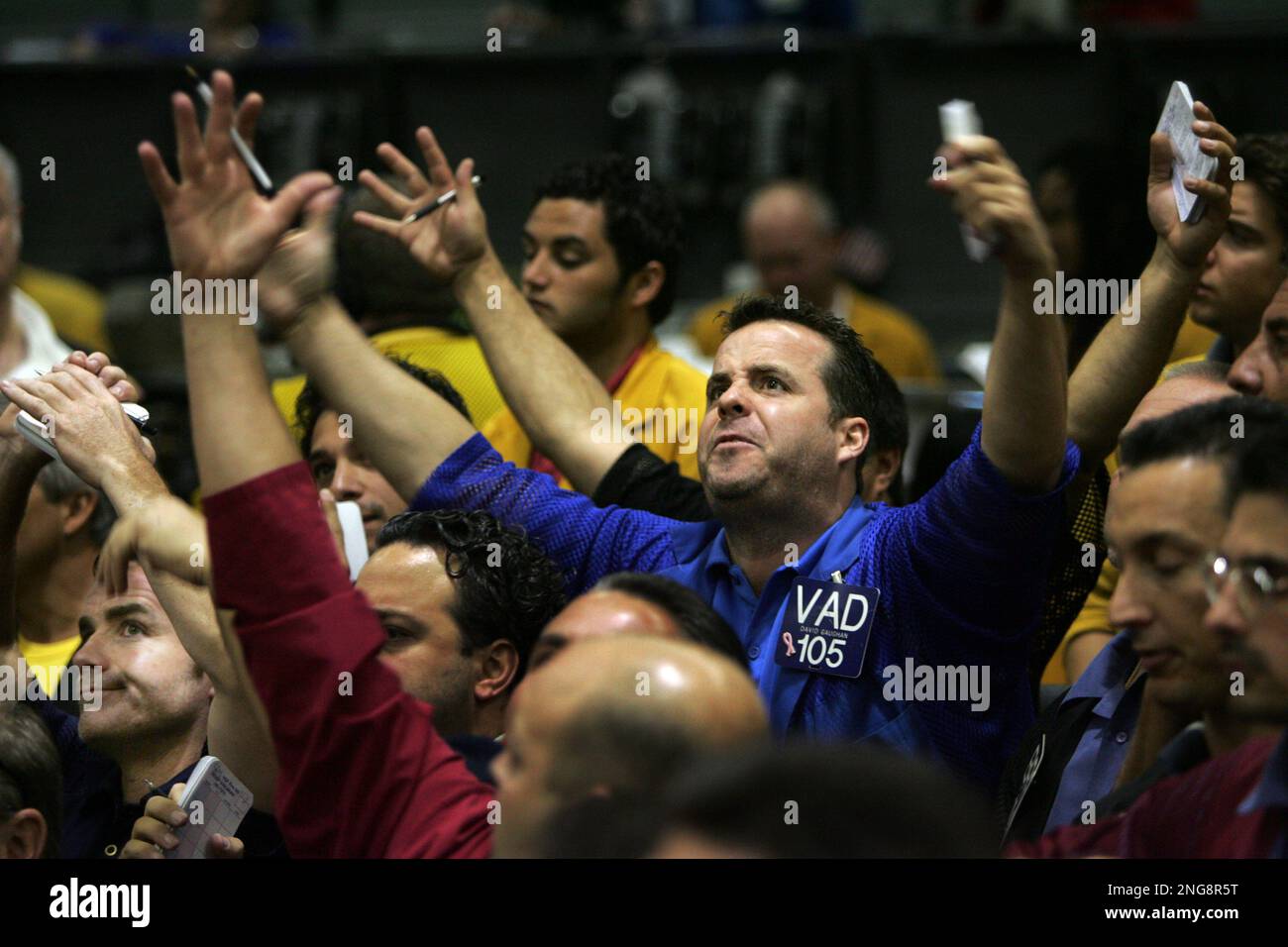 Trader David Gaughan works the S&P 500 pit at the Chicago Mercantile ...
