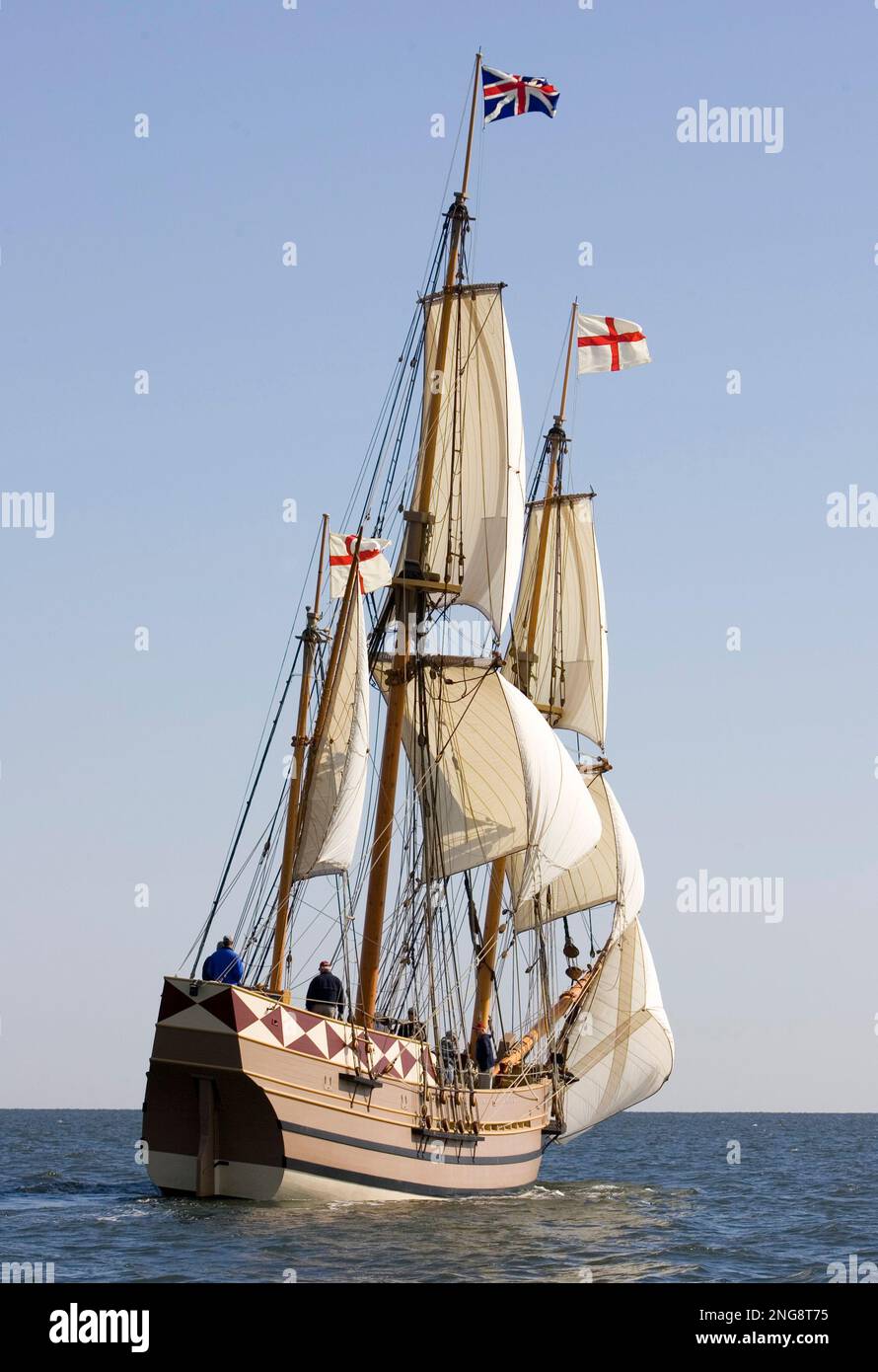 The replica 17th century sailing vessel Godspeed makes it's way up the ...