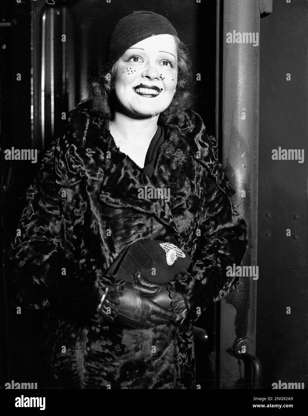 ** FILE ** Actress Clara Bow, Hollywood's original "It" girl, is shown ...