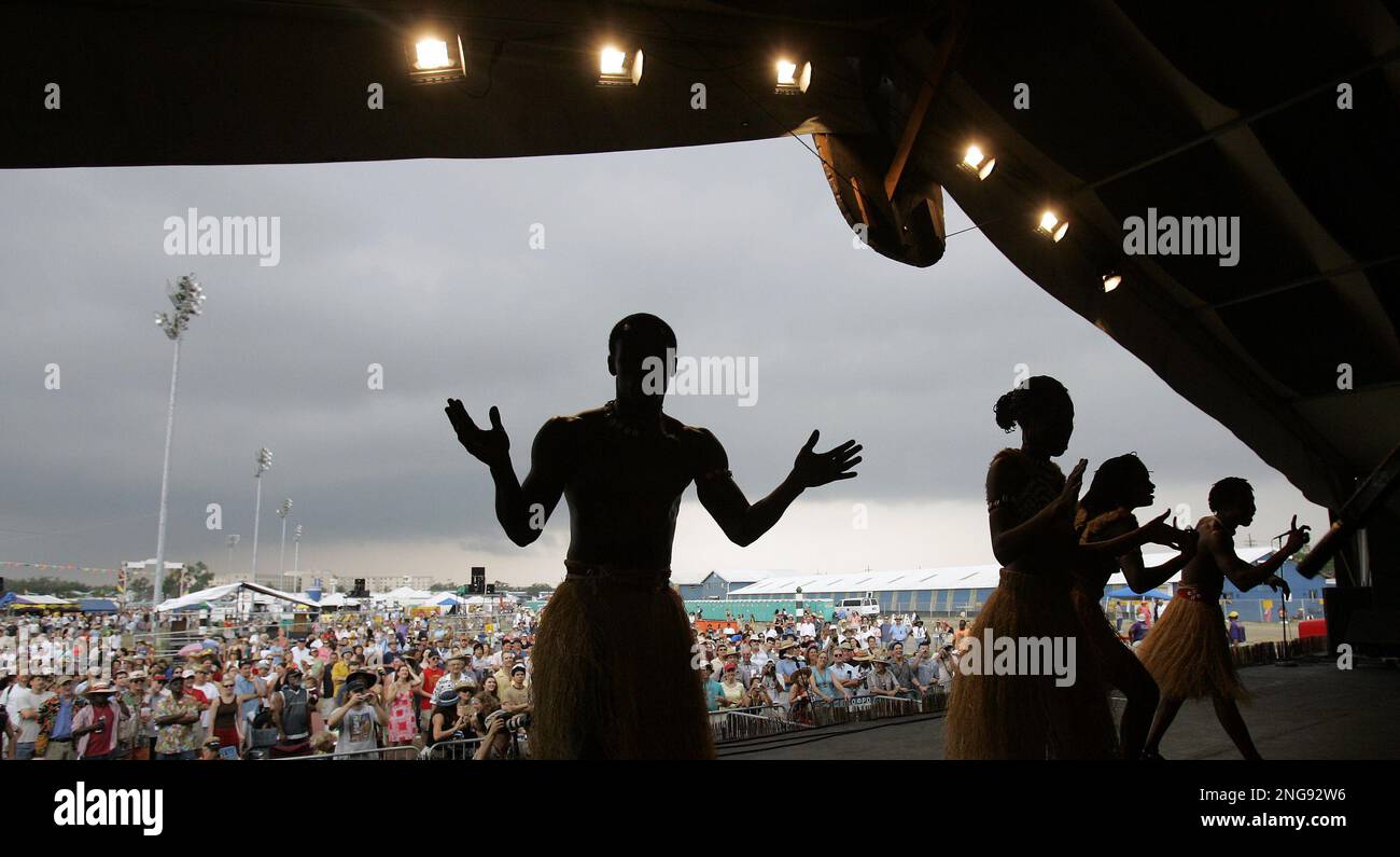 Members of Nii Tetley Tetteh & the Kusun Ensemble of Ghana during the ...