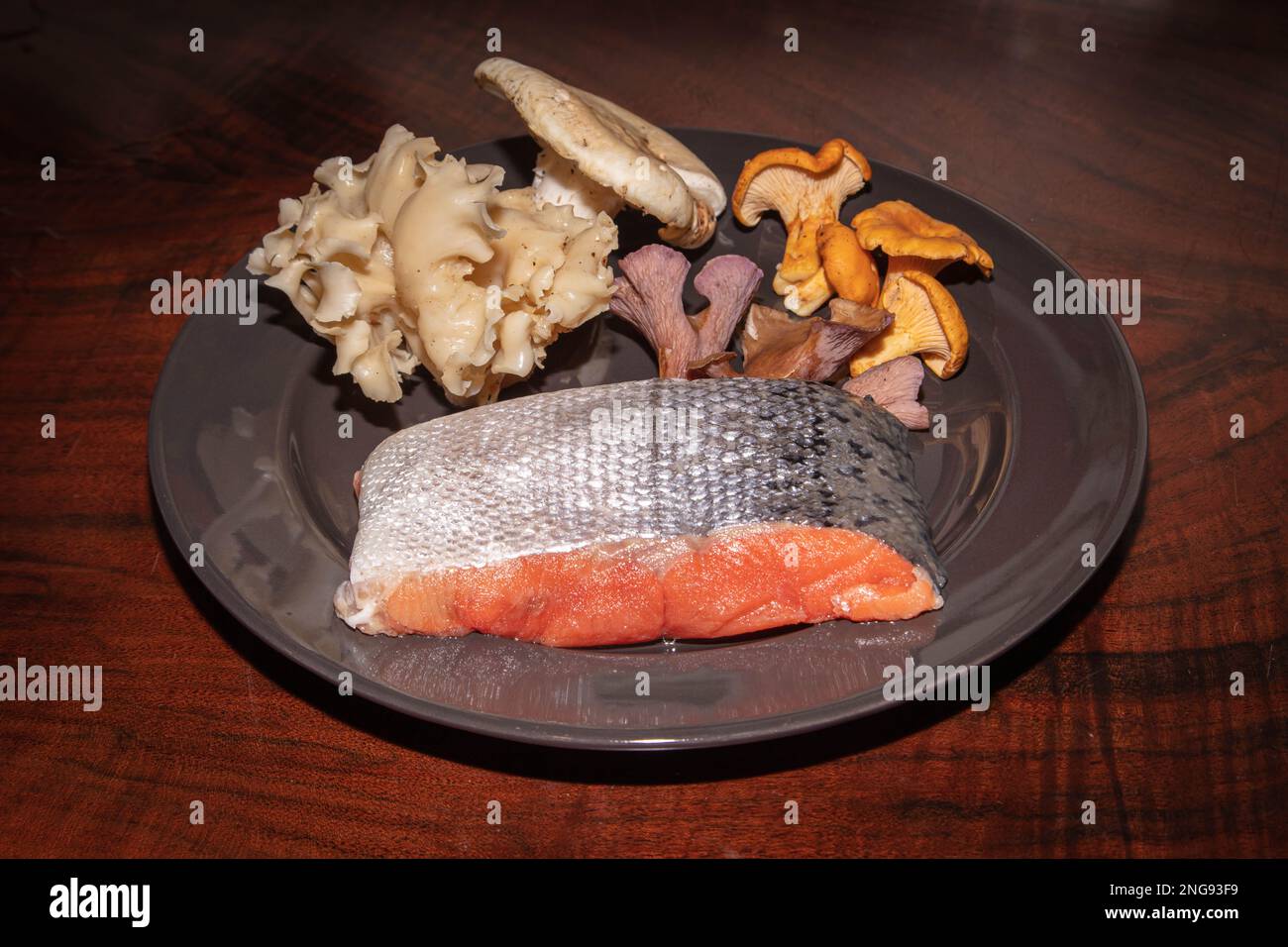 Foraged food hi-res stock photography and images - Alamy