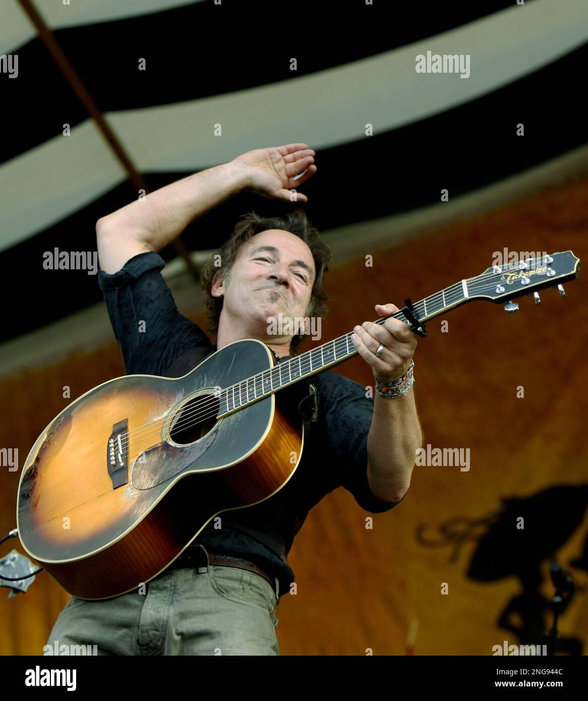 Bruce Springsteen performs during the 2006 New Orleans Jazz and ...