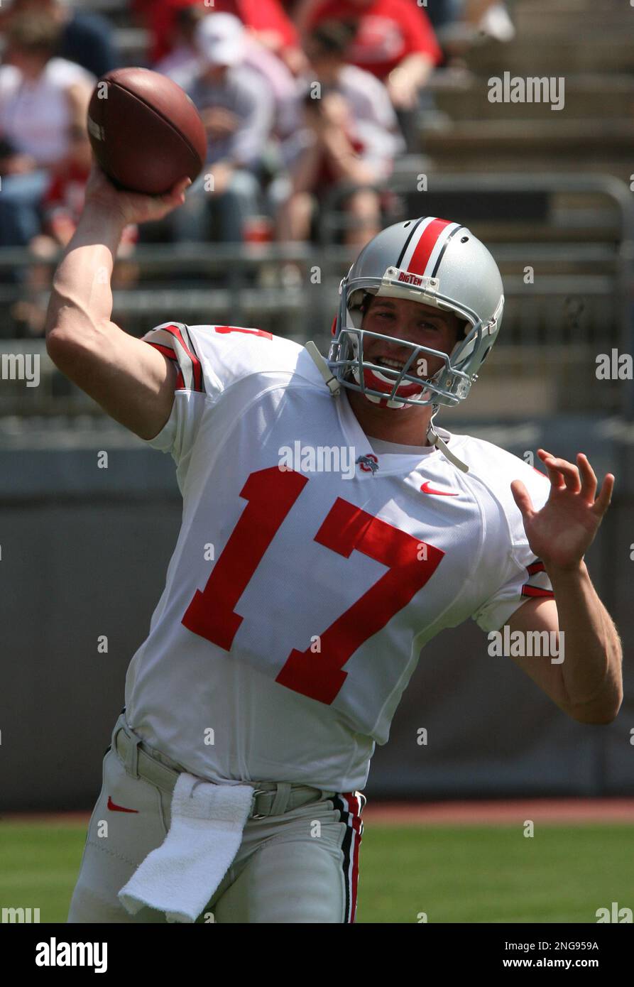 Ohio State quarterback Todd Boeckman (17) warms up before the Scarlet ...