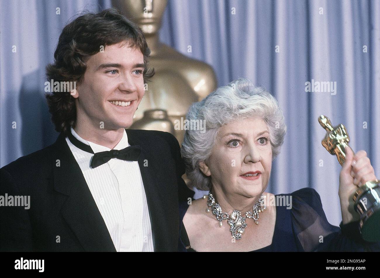 Actress Maureen Stapleton, right, holds her Oscar and poses with ...