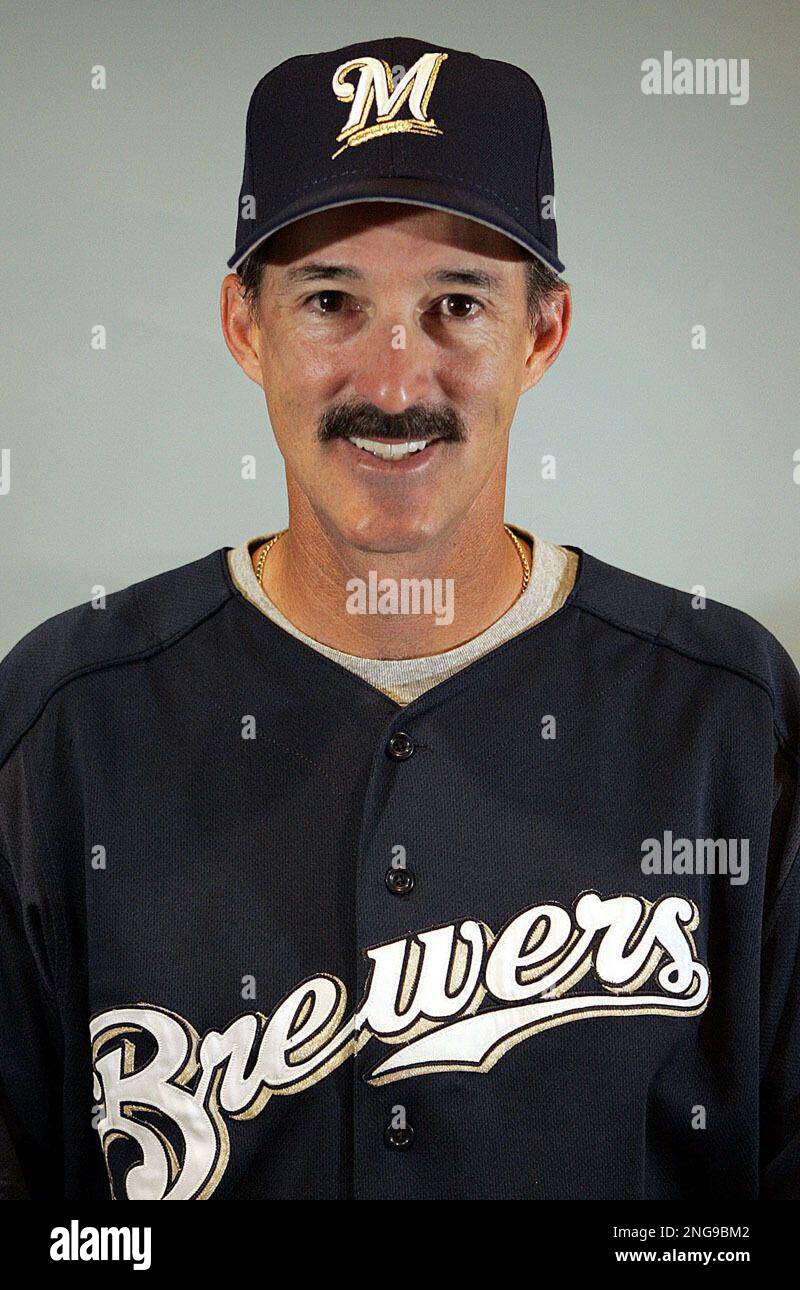 This is a 2006 file photo of Mike Maddux of the Milwaukee Brewers ...