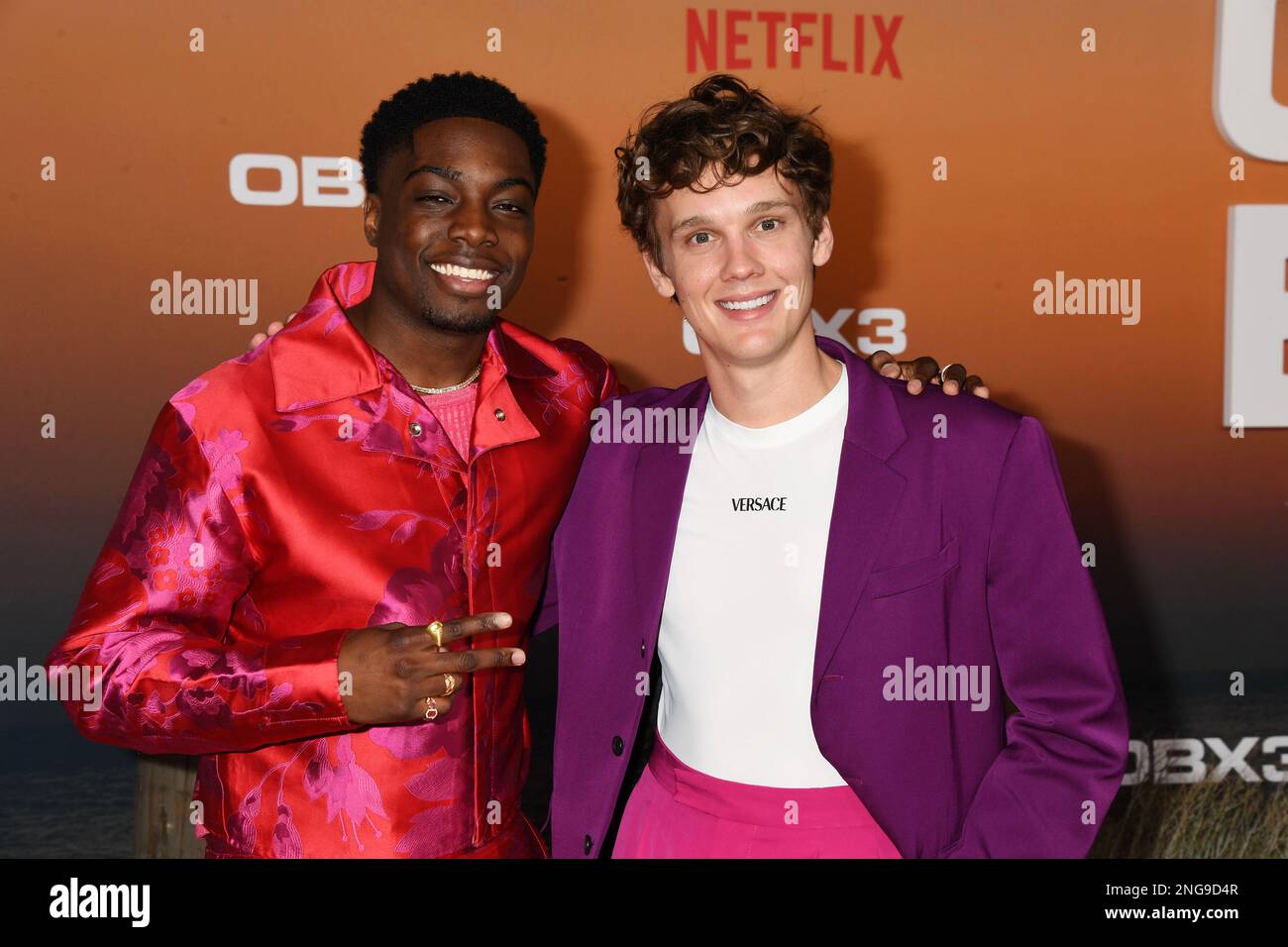 LOS ANGELES, CALIFORNIA - FEBRUARY 16: (L-R) Deion Smith and Hunter ...