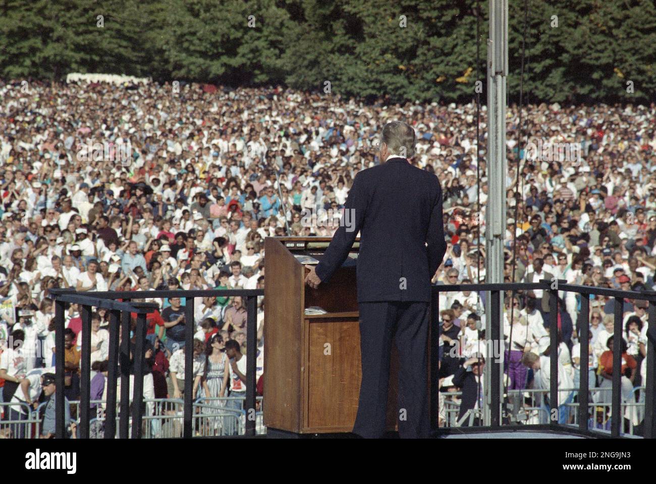 Evangelist Billy Graham speaks to 250,000 people gathered on the Great ...