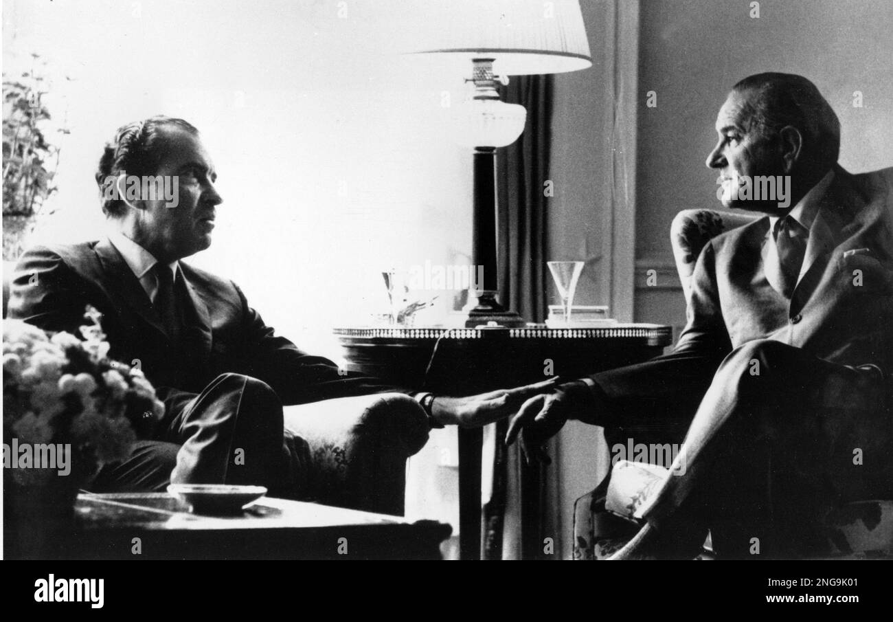 President-elect Richard M. Nixon, left, confers with President Lyndon ...