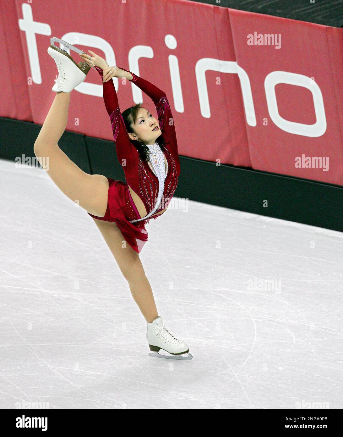 Shizuka Arakawa, of Japan, performs her Women's Short Program in Turin ...