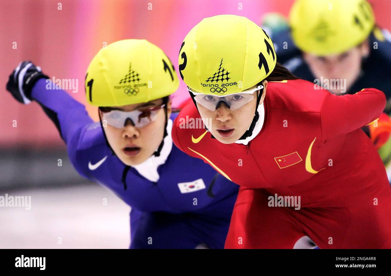 China's Yang (A) Yang leads Korea's Choi Eun-Kyung, left and Australia ...