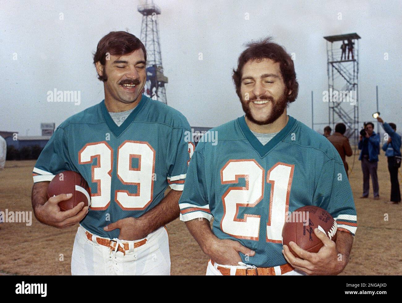 Miami Dolphins fullback Larry Csonka (39) left, and Jim Kiick (21) Jan ...
