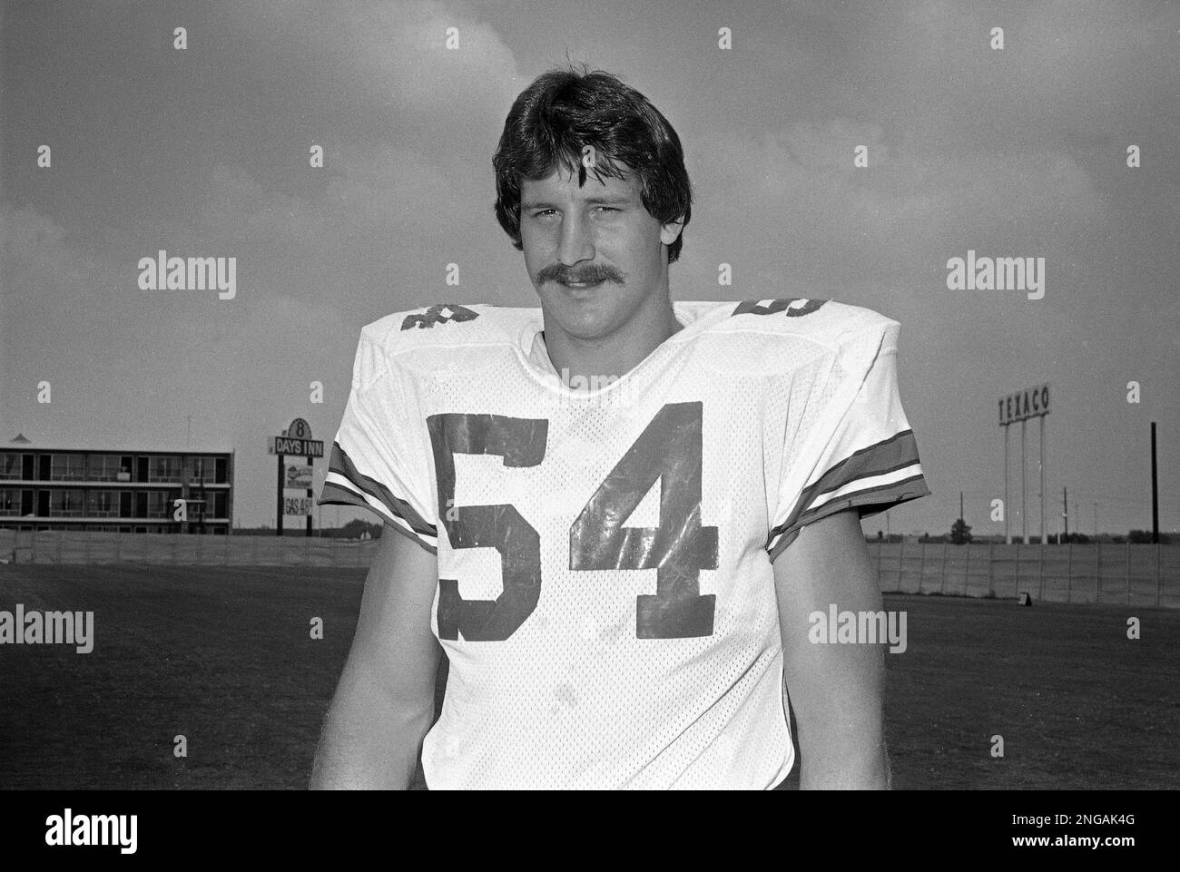 Dallas Cowboys' Randy White (54) Sept. 1976. (AP Photo Stock Photo - Alamy