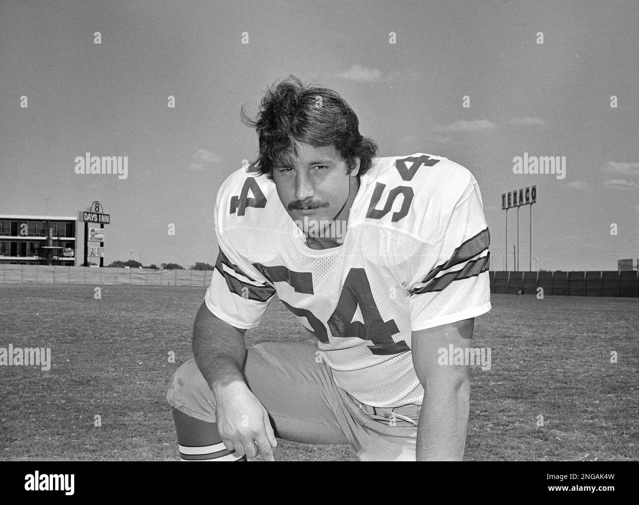 Dallas Cowboys' Randy White (54) Sept. 1975. (AP Photo Stock Photo - Alamy